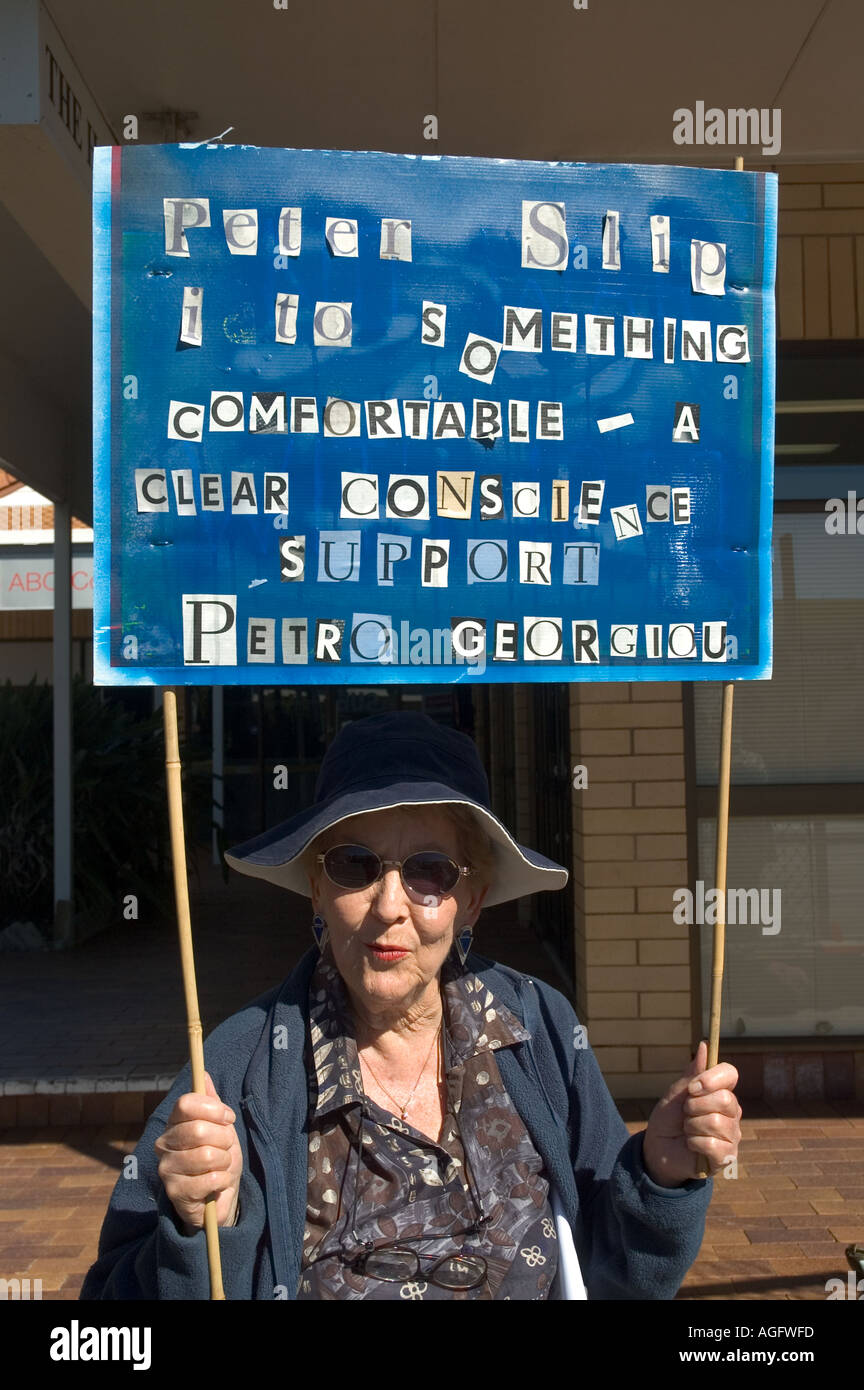 Pro refugee hi-res stock photography and images - Alamy