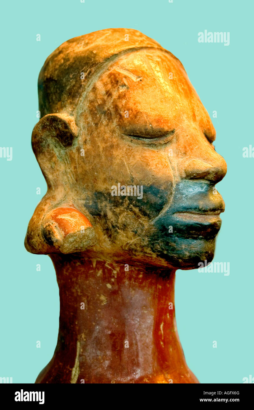 Stone sculpture aztec god hi-res stock photography and images - Alamy
