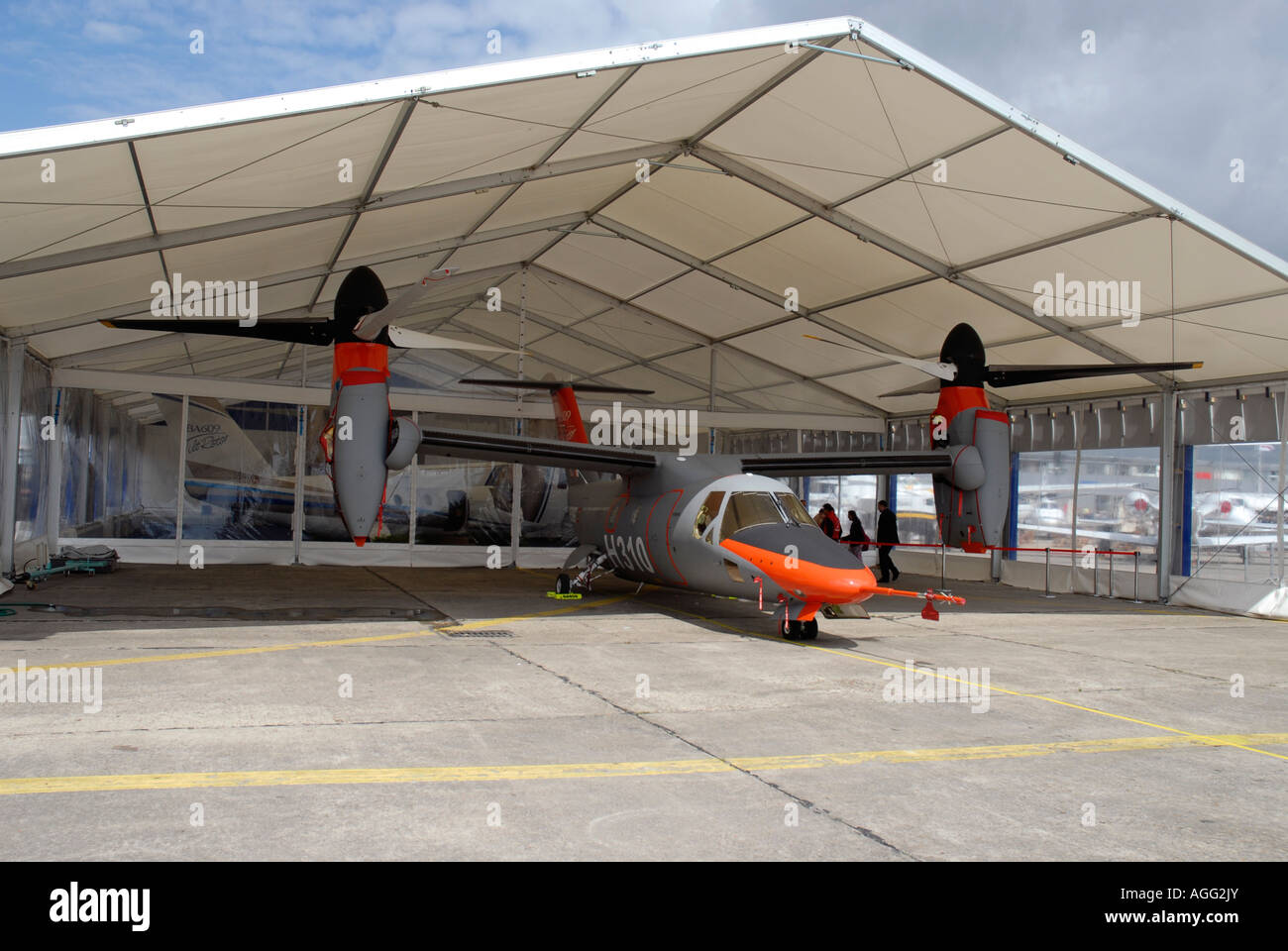 BA 609 Tilt Rotor USA Vertical takeoff International Paris Air Show Le ...