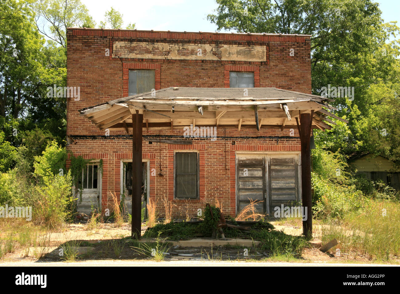 old bick building Stock Photo - Alamy