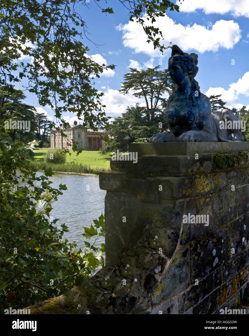 Compton Verney Bridge High Resolution Stock Photography and Images - Alamy