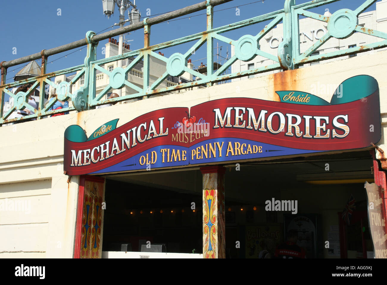 Amusement arcade brighton hi-res stock photography and images - Alamy