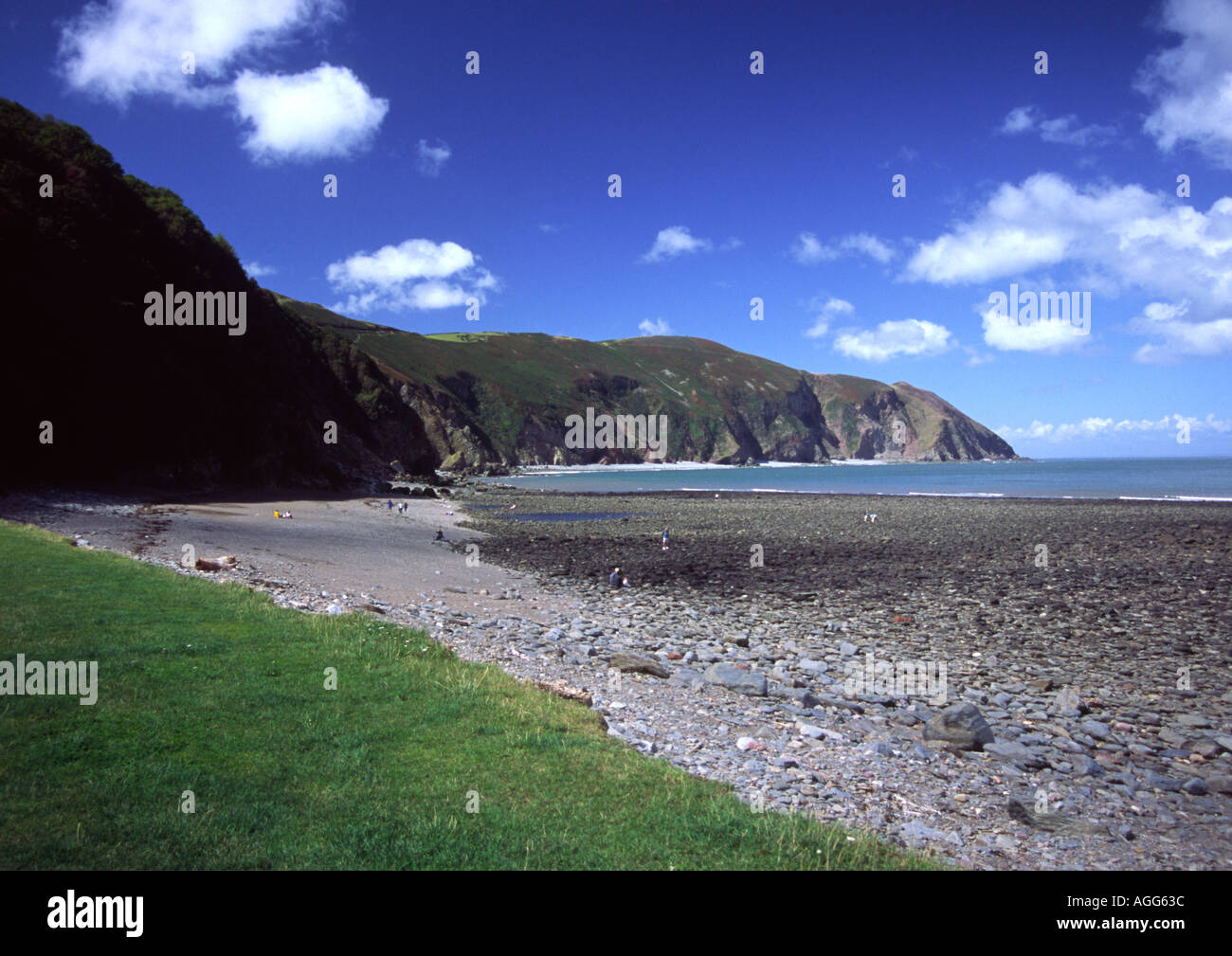 Lynmouth beach summer hi-res stock photography and images - Alamy