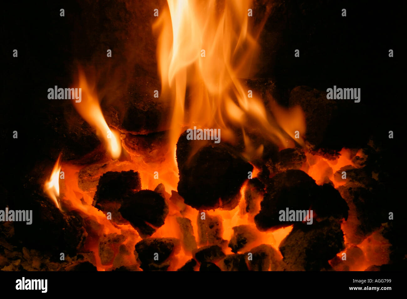 Coal fire hi-res stock photography and images - Alamy