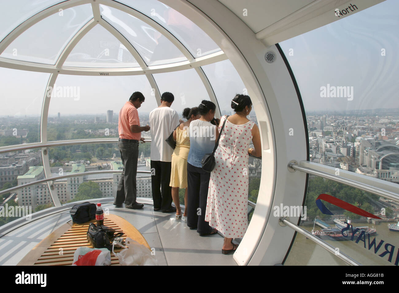 View from pod on the london eye hi-res stock photography and images - Alamy
