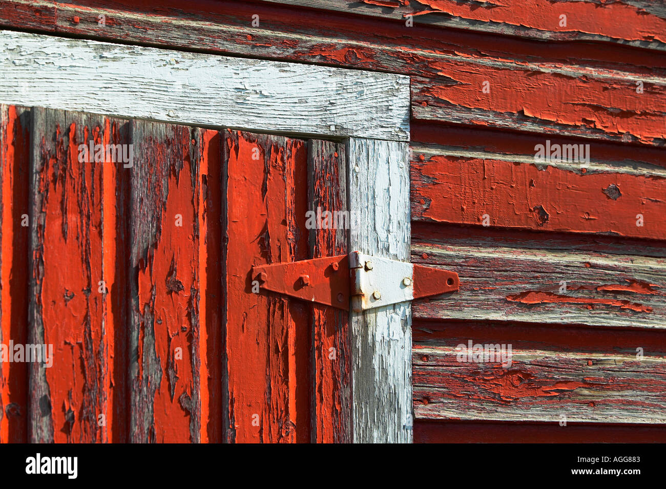Old red barn door Stock Photo - Alamy