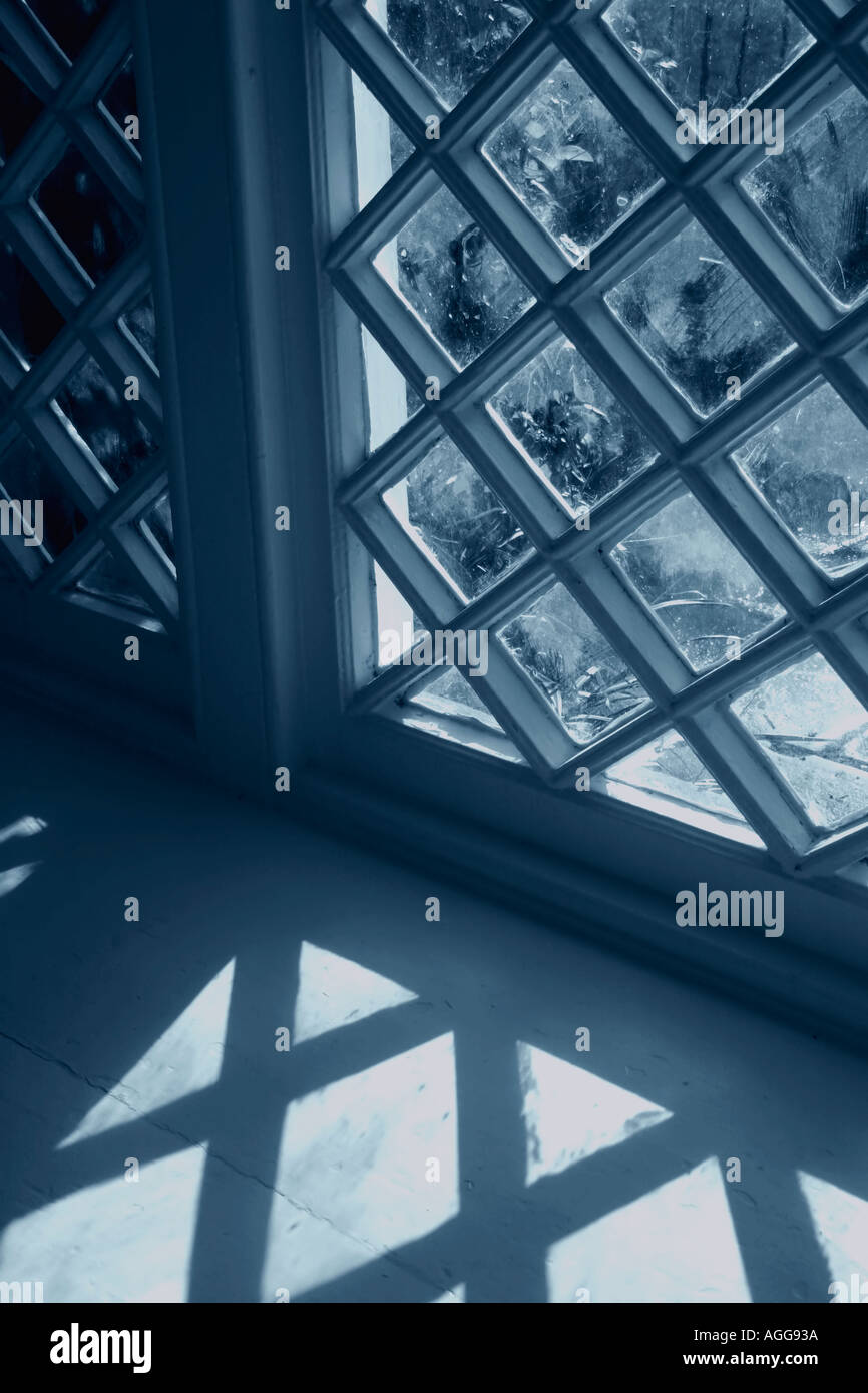 Diamond window panes hi-res stock photography and images - Alamy