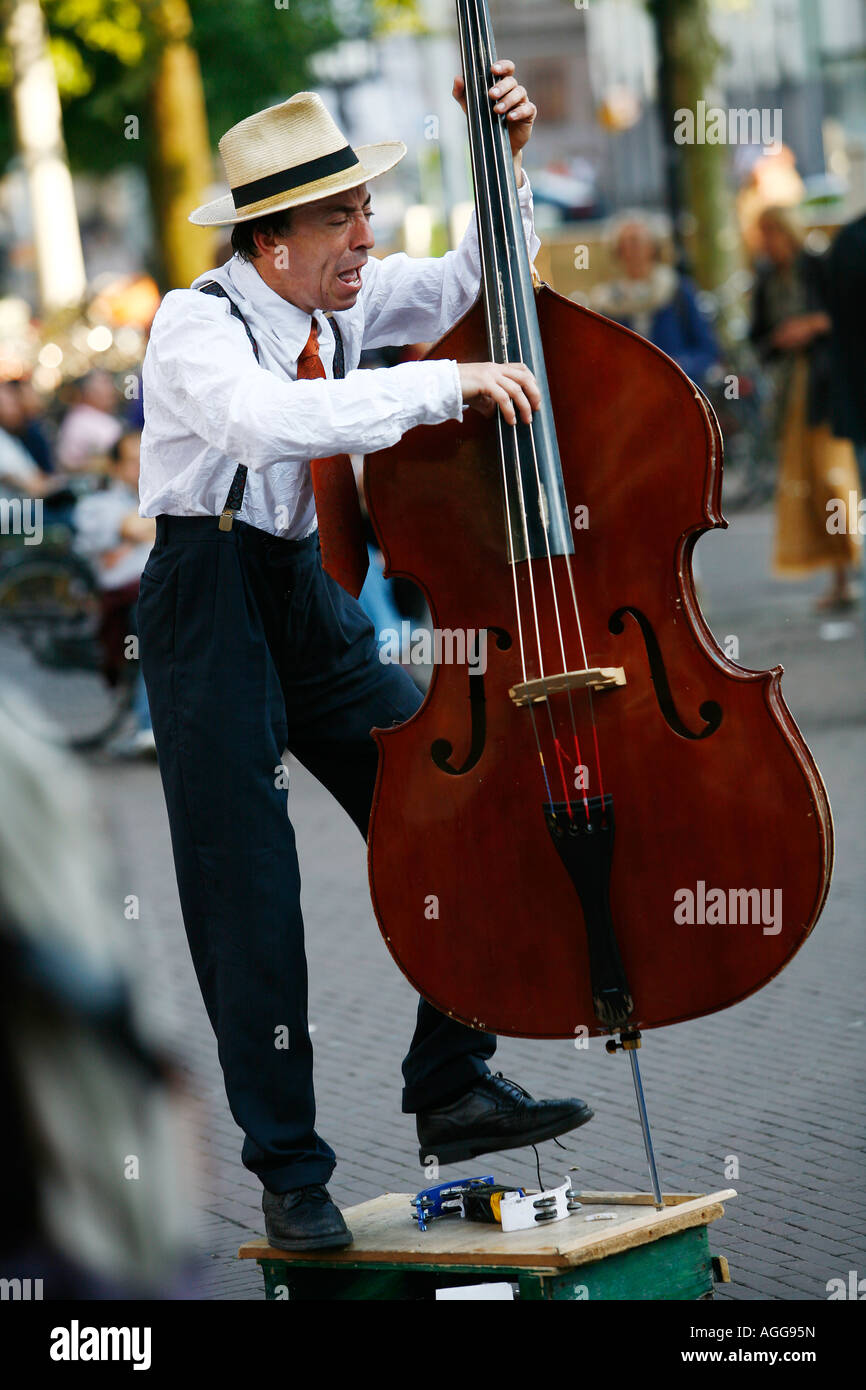 Man playing cello at Leidse Plein Amsterdam Holland Stock Photo - Alamy
