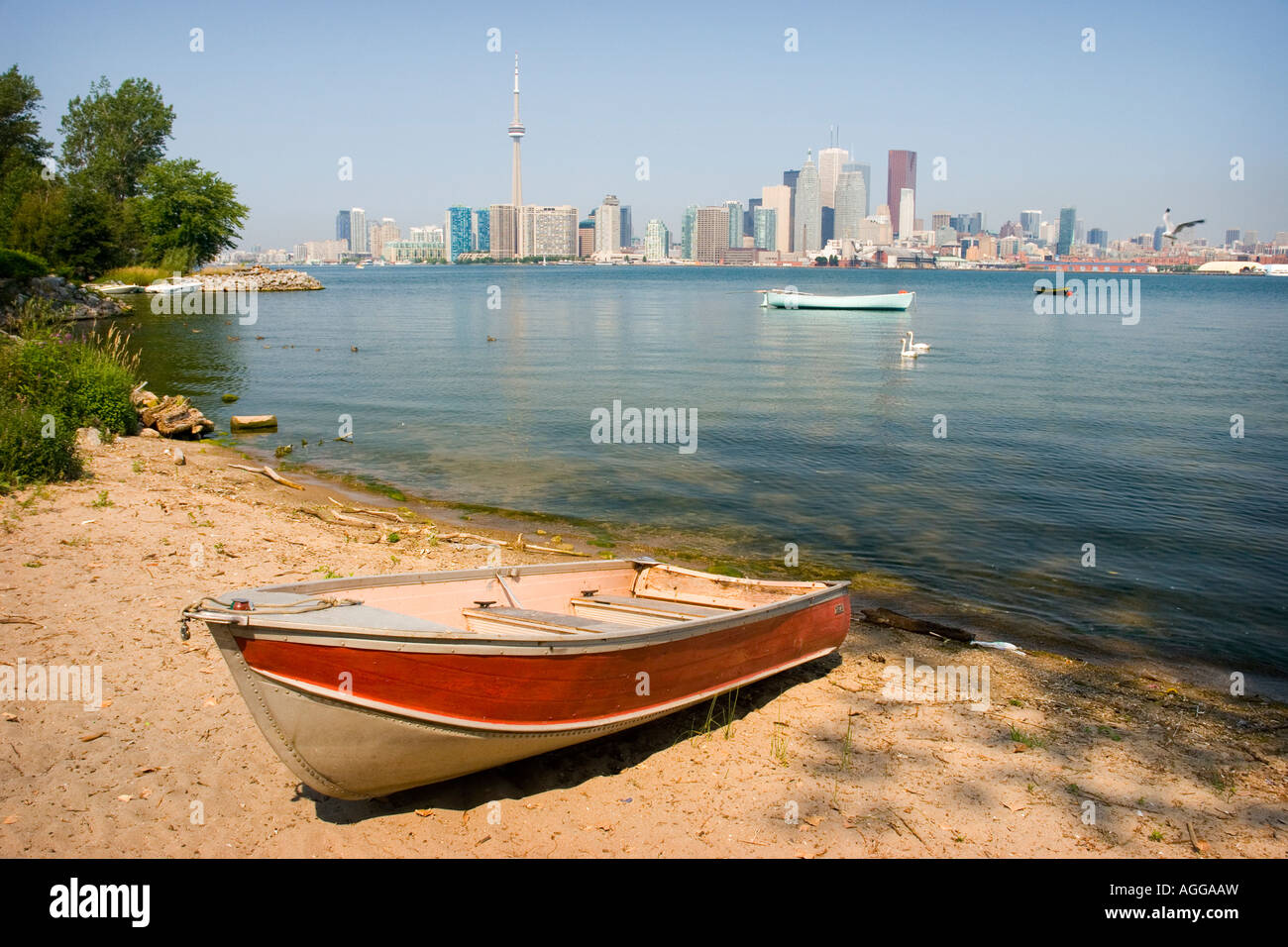 Ward’s island beach toronto islands hi-res stock photography and images ...