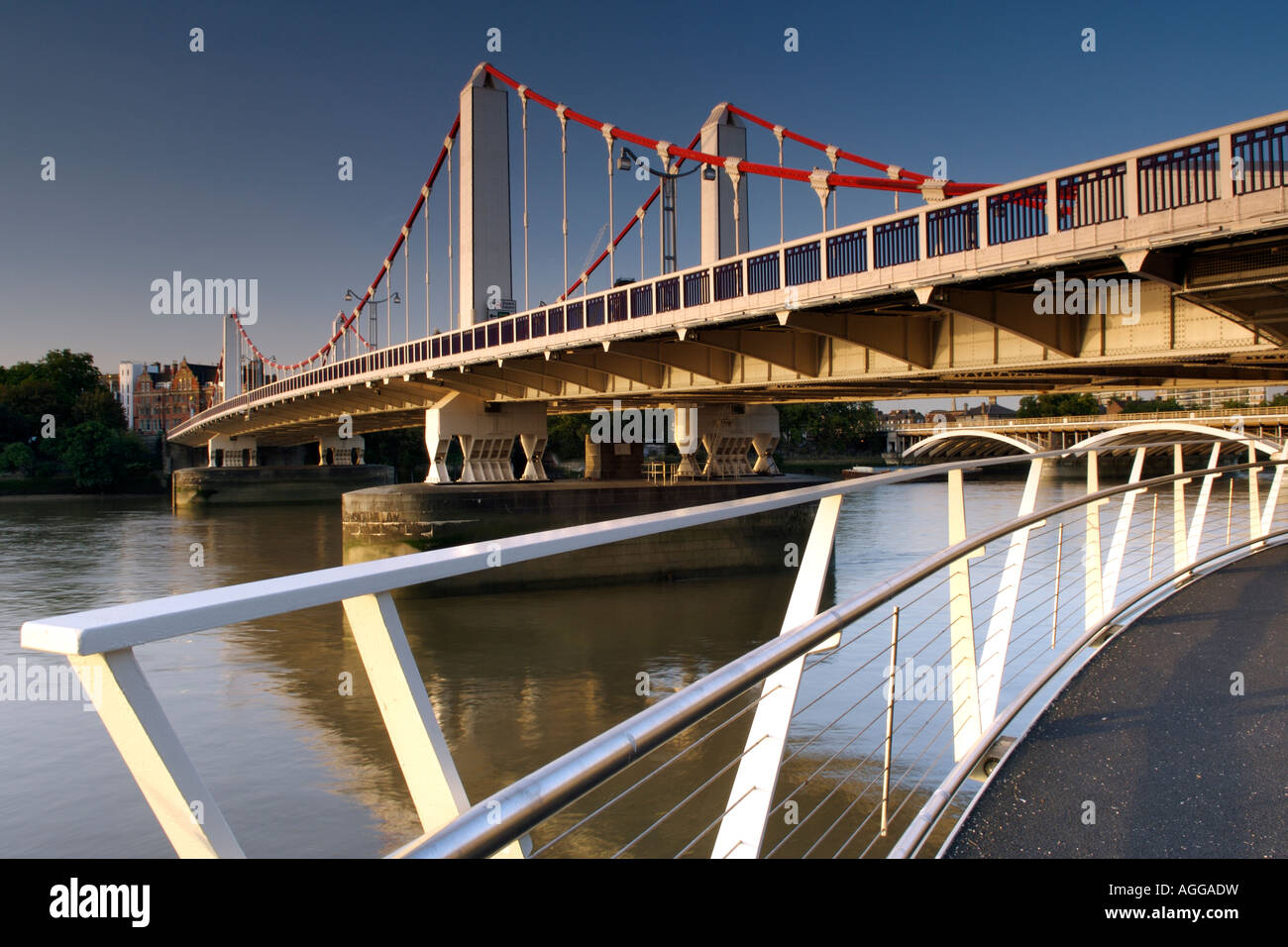 Chelsea of bridge hi-res stock photography and images - Alamy