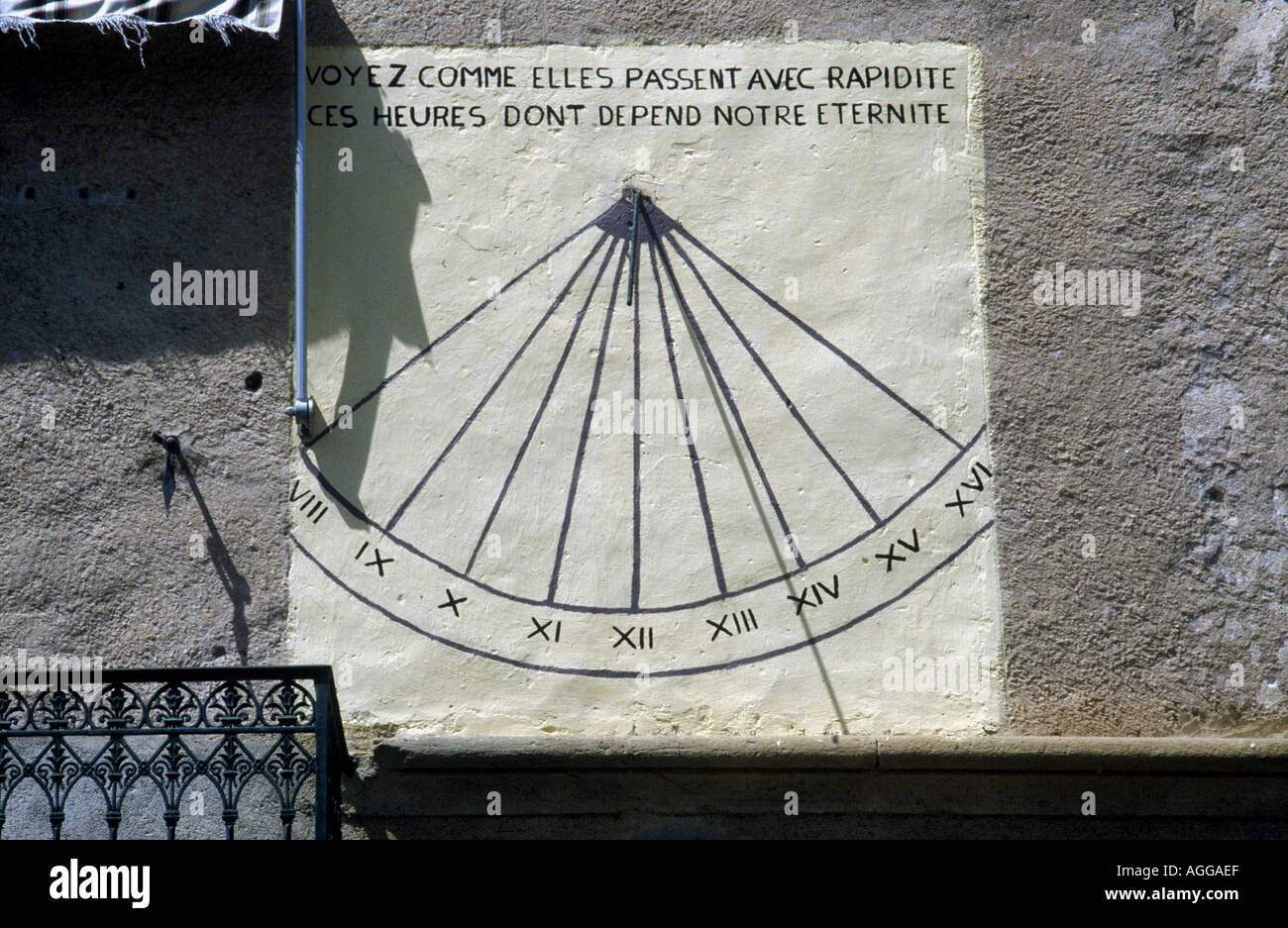 French sundial clock hi-res stock photography and images - Alamy