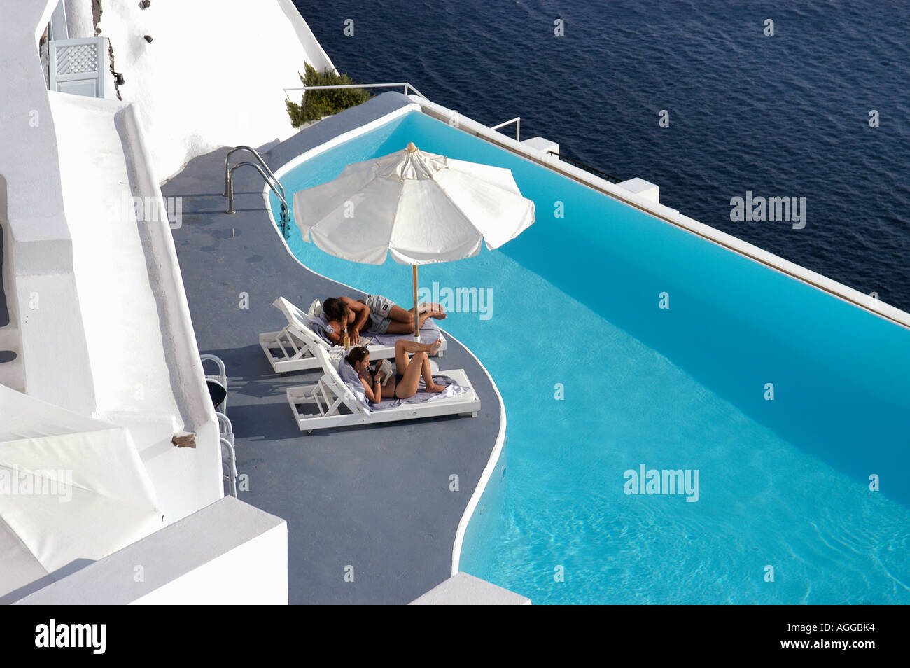 Infinity pool santorini hi-res stock photography and images - Alamy