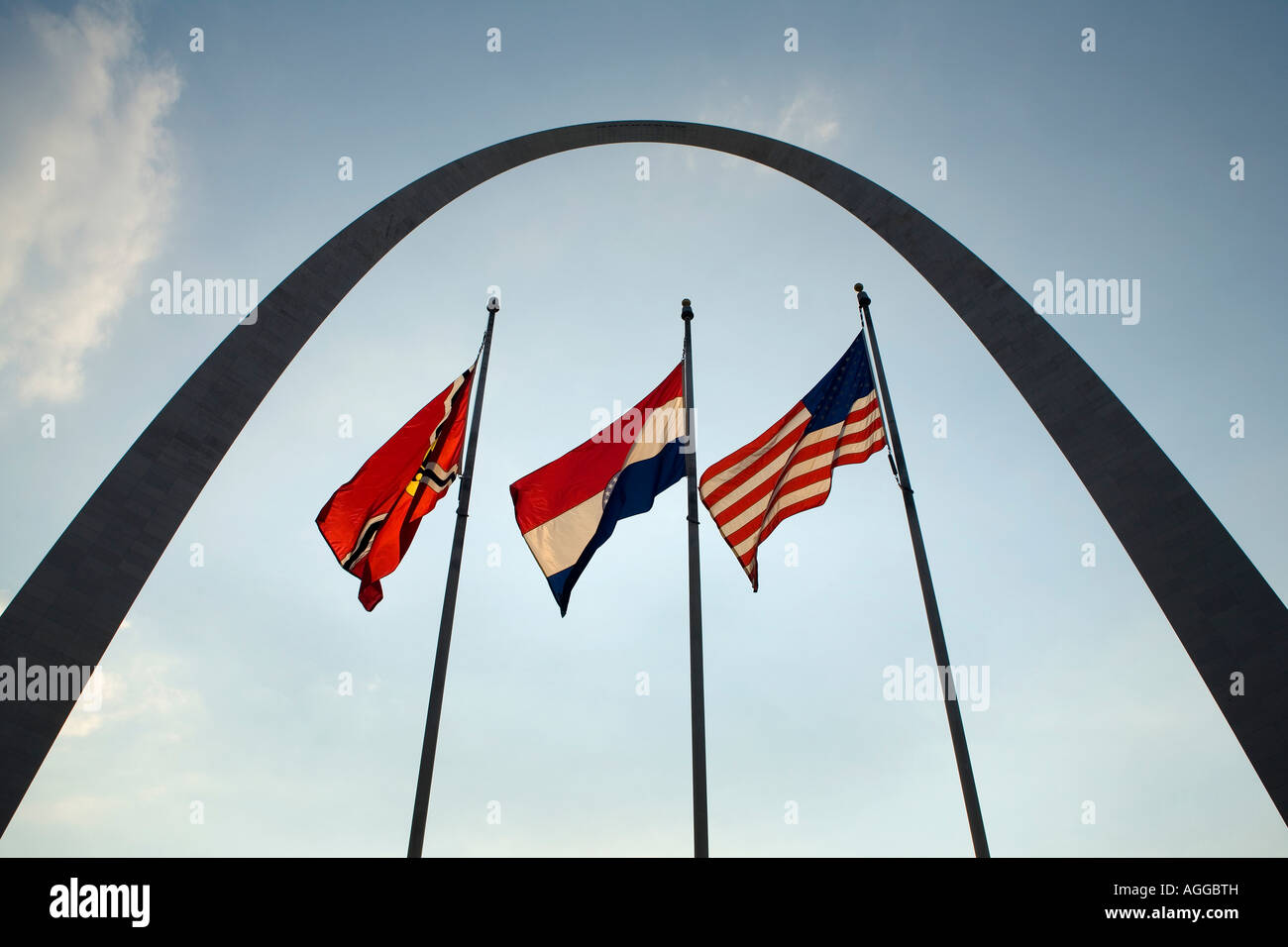 American flag gateway arch st hi-res stock photography and images - Alamy