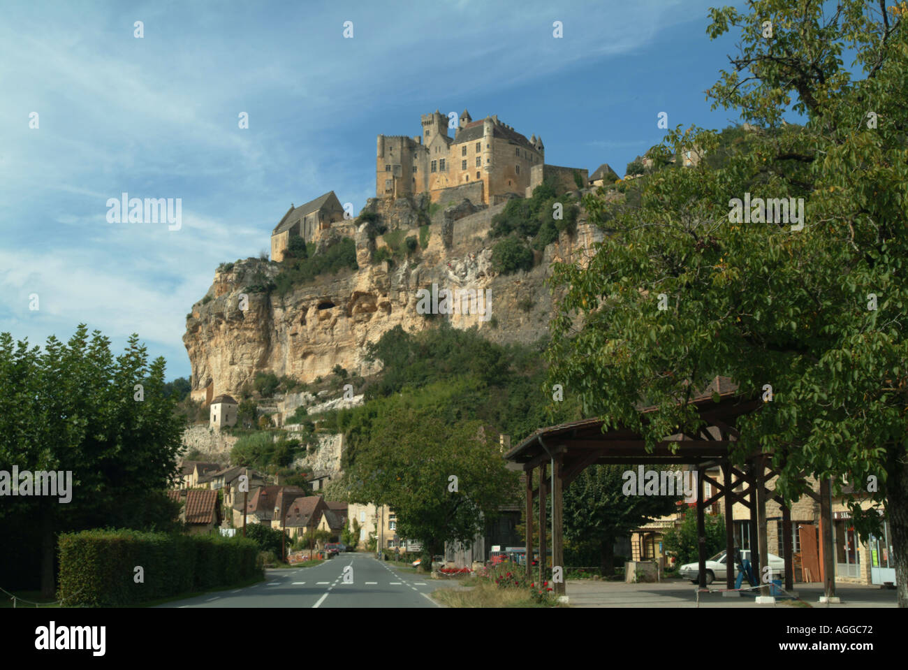 Beynac castle Dordogne Stock Photo - Alamy