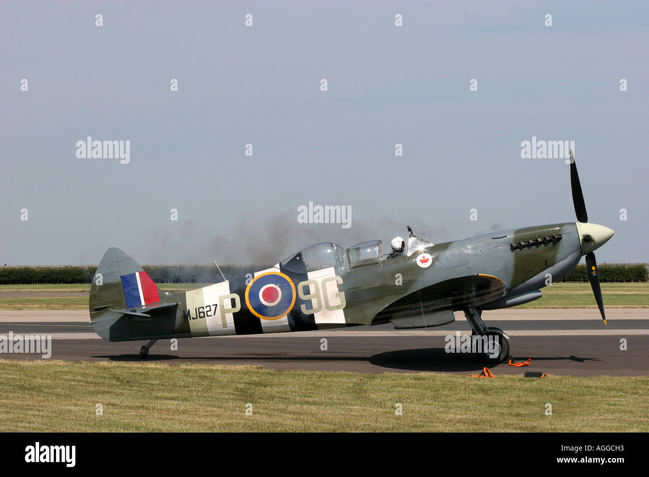 Mj627 spitfire hi-res stock photography and images - Alamy
