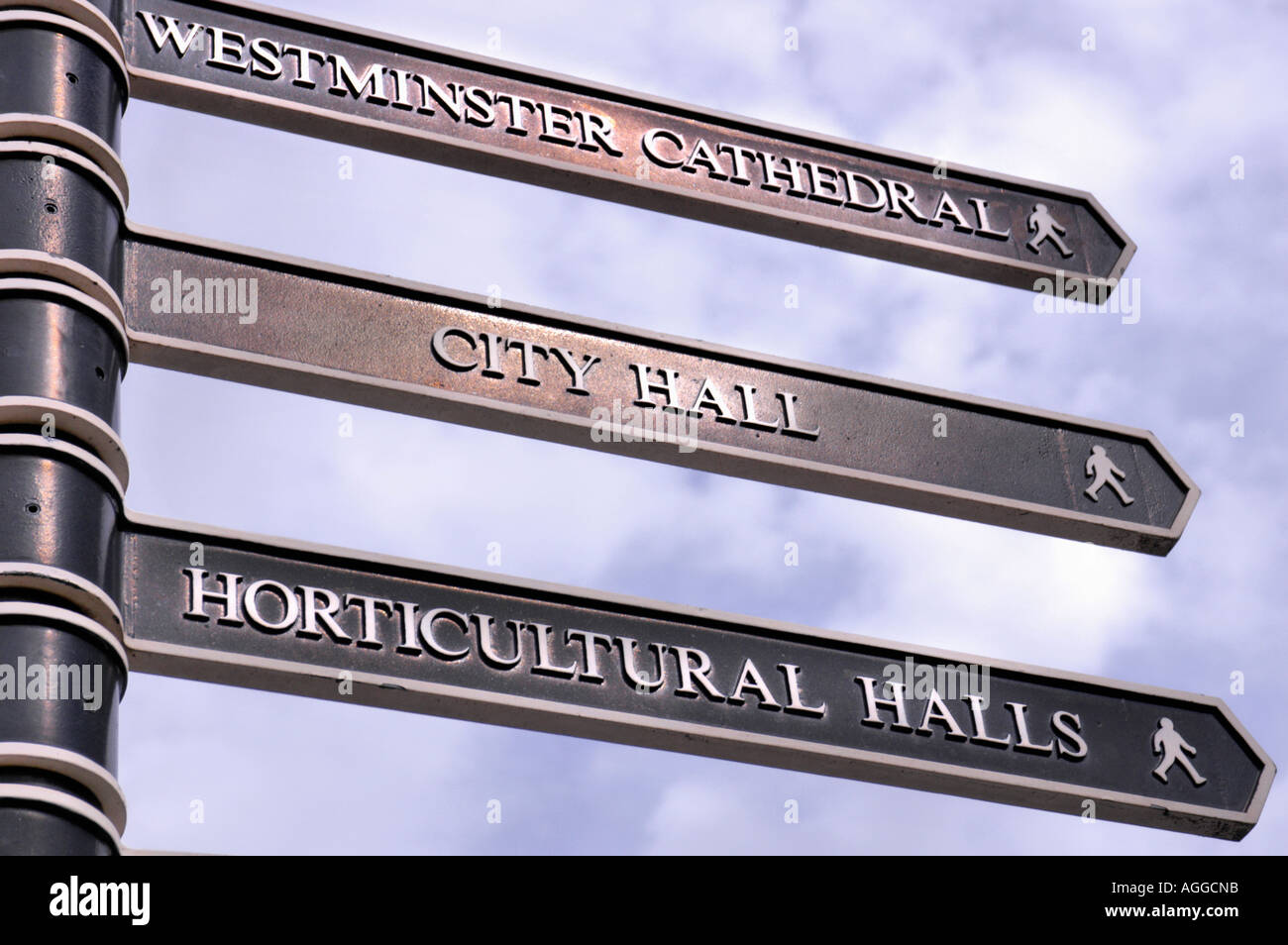 Sign-post outside Victoria station, London, England Stock Photo - Alamy