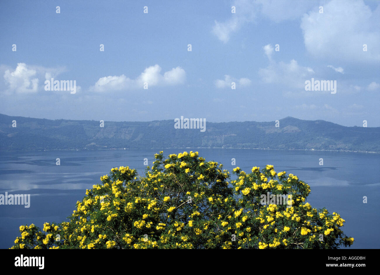 Lago de Coatepeque, a volcanic lake in western El Salvador, Central ...