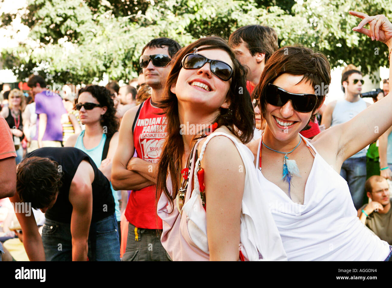 Girls dancing outside festivals hi-res stock photography and images - Alamy