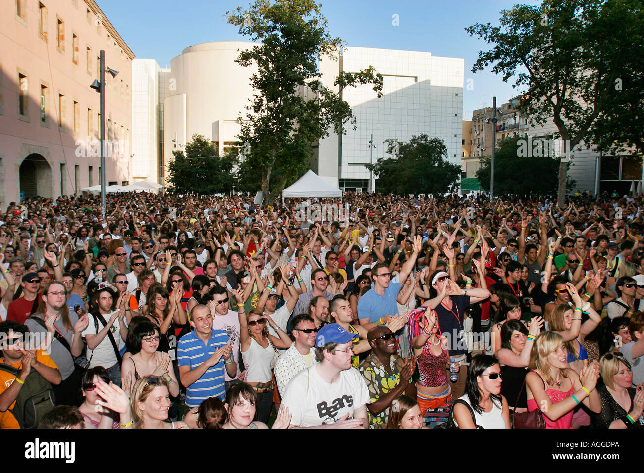Girls in crowd sonar day hi-res stock photography and images - Alamy