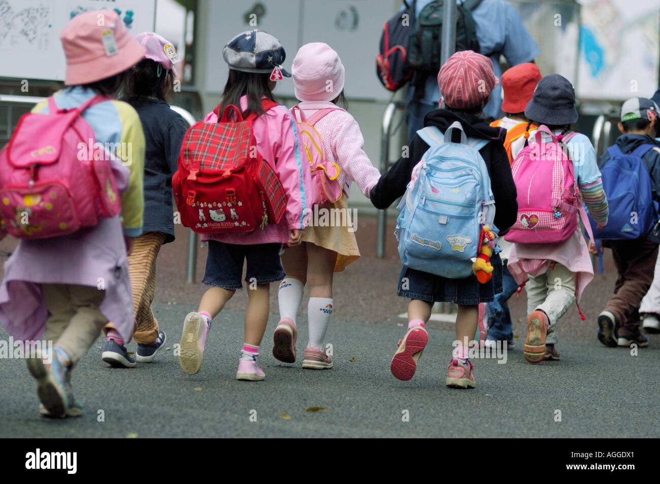 Tokyo school girls hi-res stock photography and images - Alamy