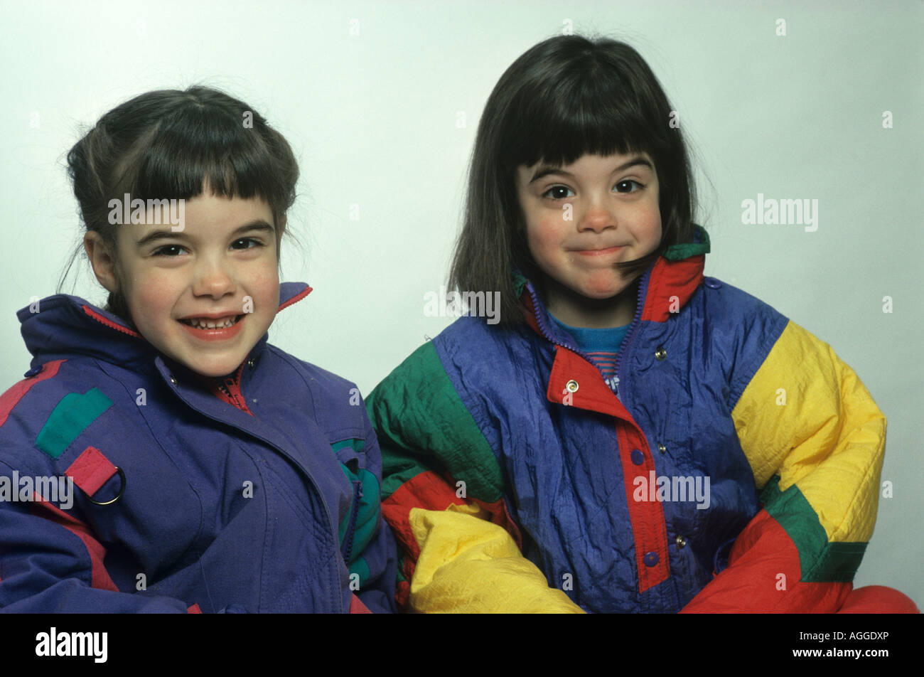 Identical siblings hi-res stock photography and images - Alamy