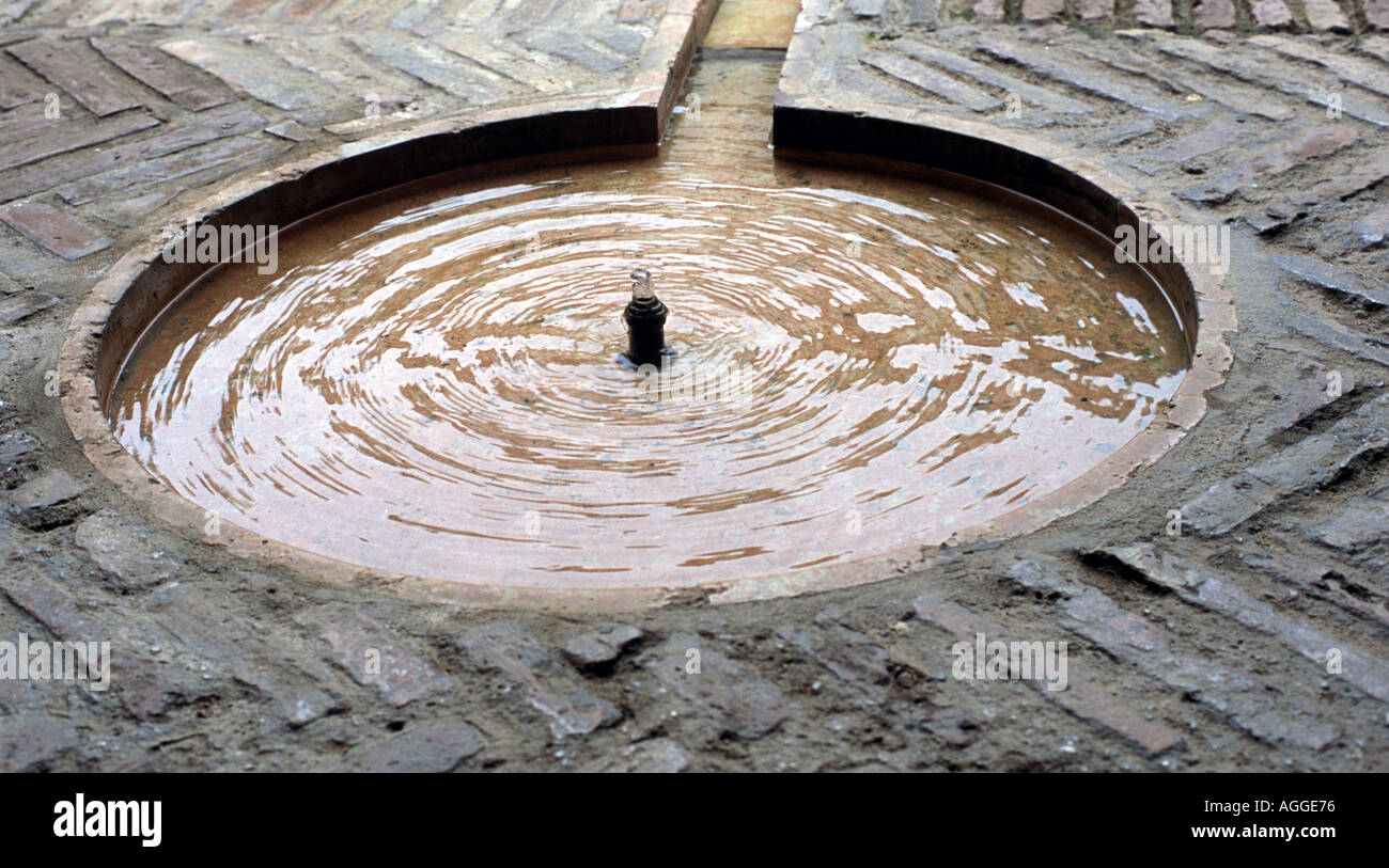 Circular Pond Stock Photos & Circular Pond Stock Images - Alamy