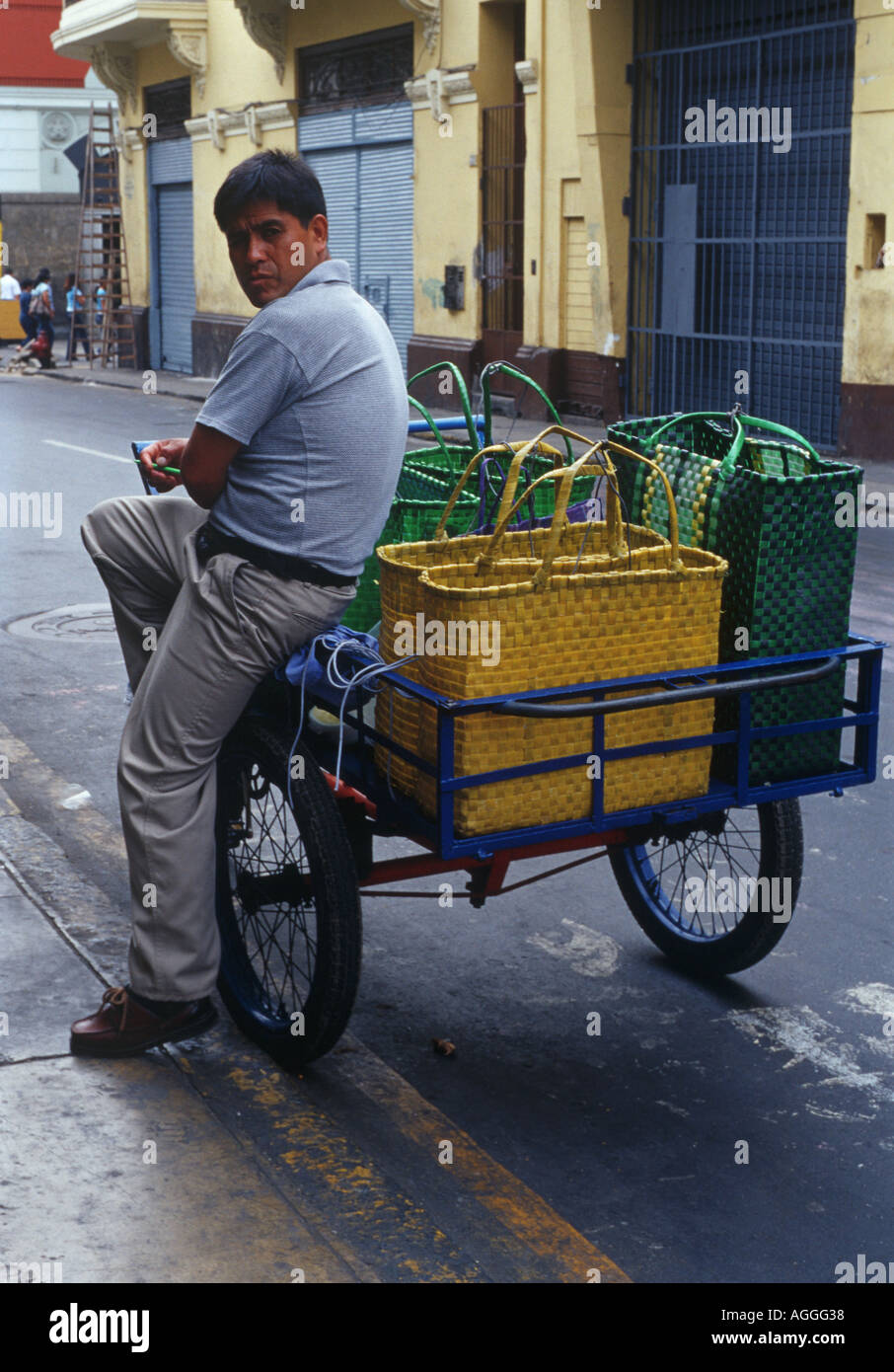 City bike lima hi-res stock photography and images - Alamy
