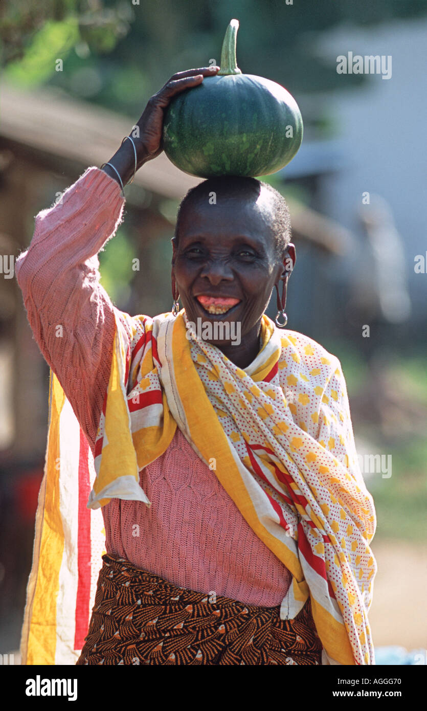 Kanga cloth hi-res stock photography and images - Alamy