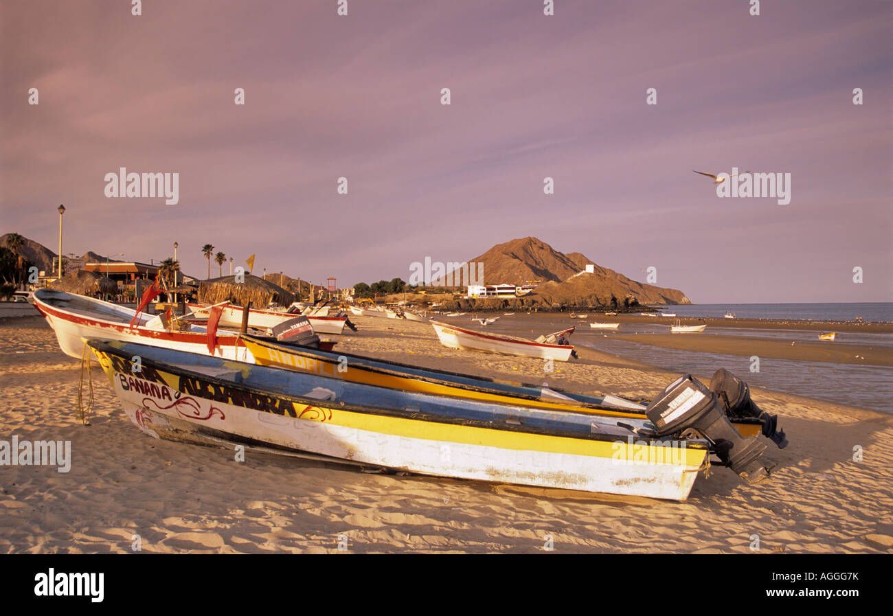 Fishing boats at San Felipe Beach at Bahia San Felipe, sunset, Gulf of ...