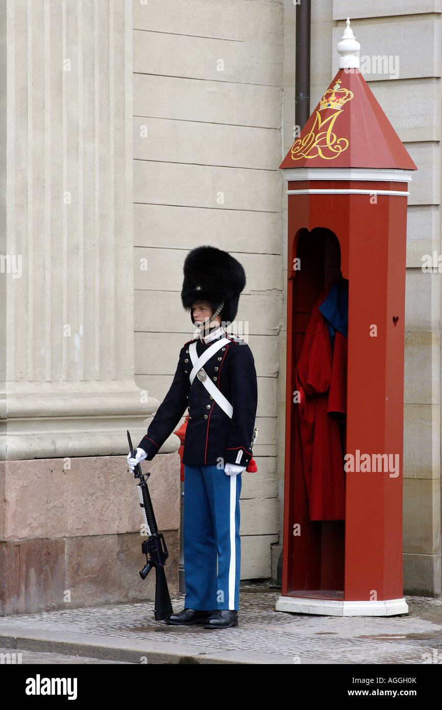 Change guards hi-res stock photography and images - Alamy