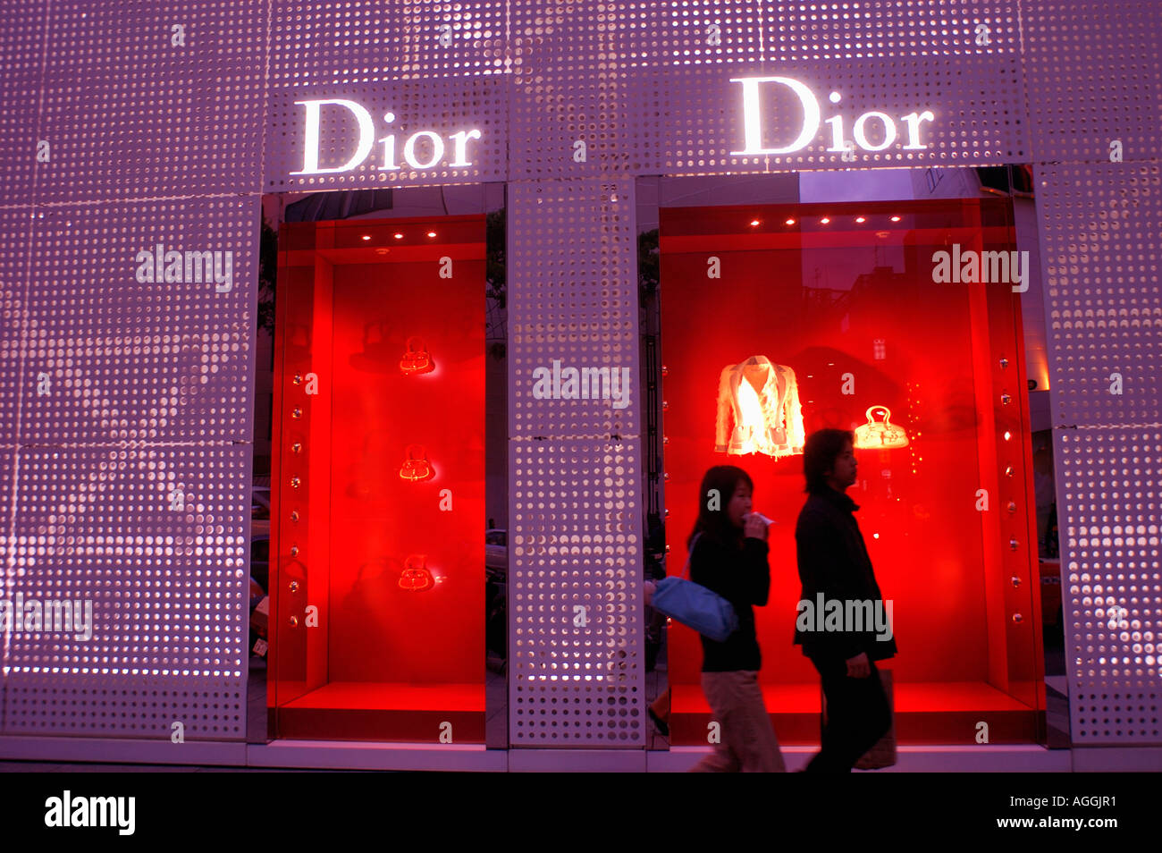 Shop window display ginza tokyo hi-res stock photography and images - Alamy
