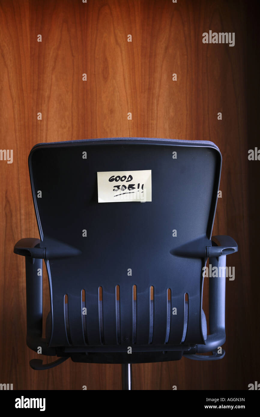 good job !! written on a post it note sticked on a armchair in an ...