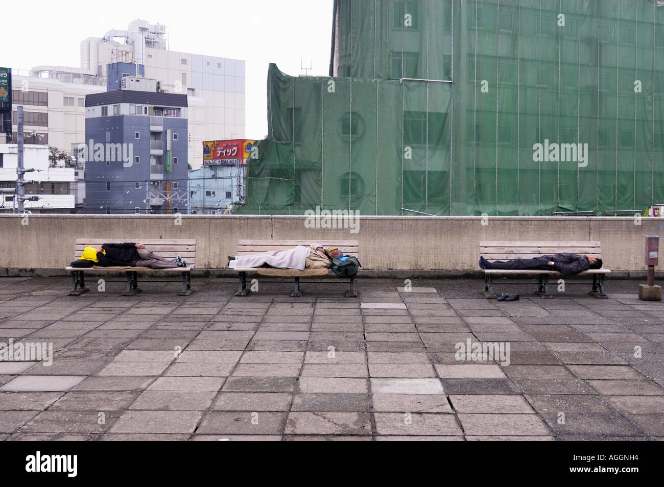 homeless people on park bench, Tokyo, Japan Stock Photo - Alamy