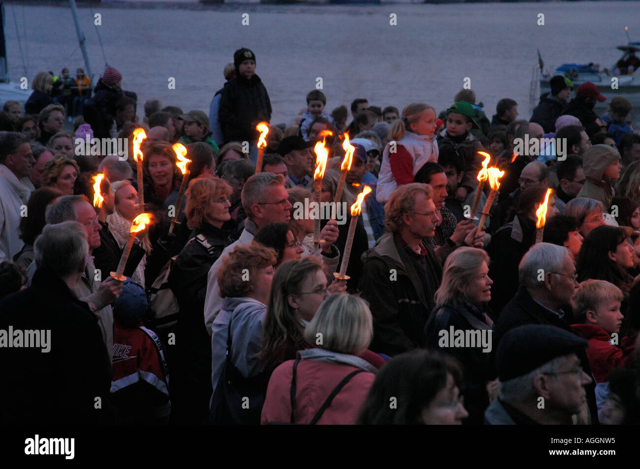 Lit torch march hi-res stock photography and images - Alamy