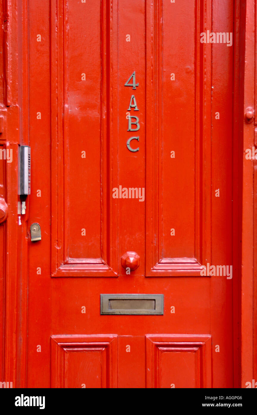 Old fashioned letterbox hi-res stock photography and images - Alamy
