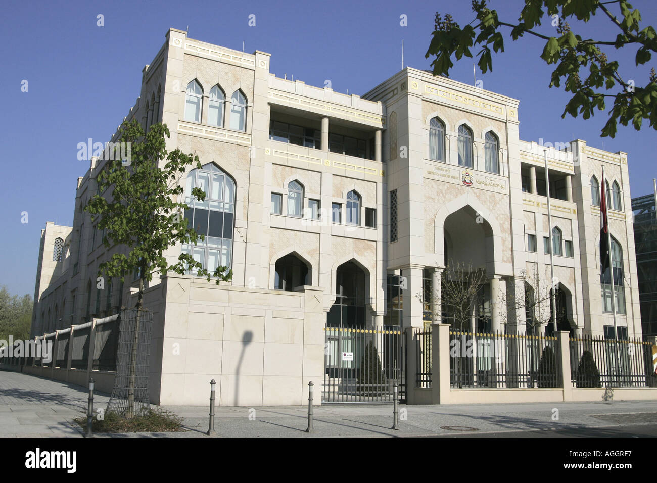 Embassy of the united arab emirates hi-res stock photography and images ...