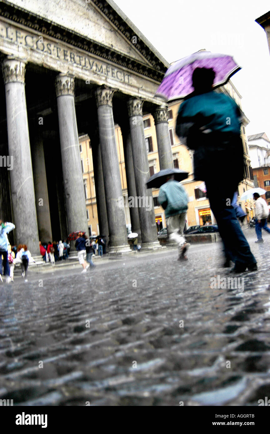 Pantheon rome rain rainy hi-res stock photography and images - Alamy