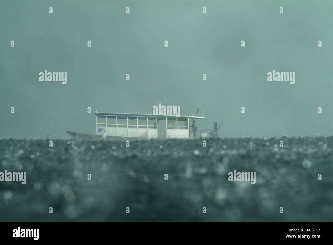 Traditional dhoni boat in maldives hi-res stock photography and images ...