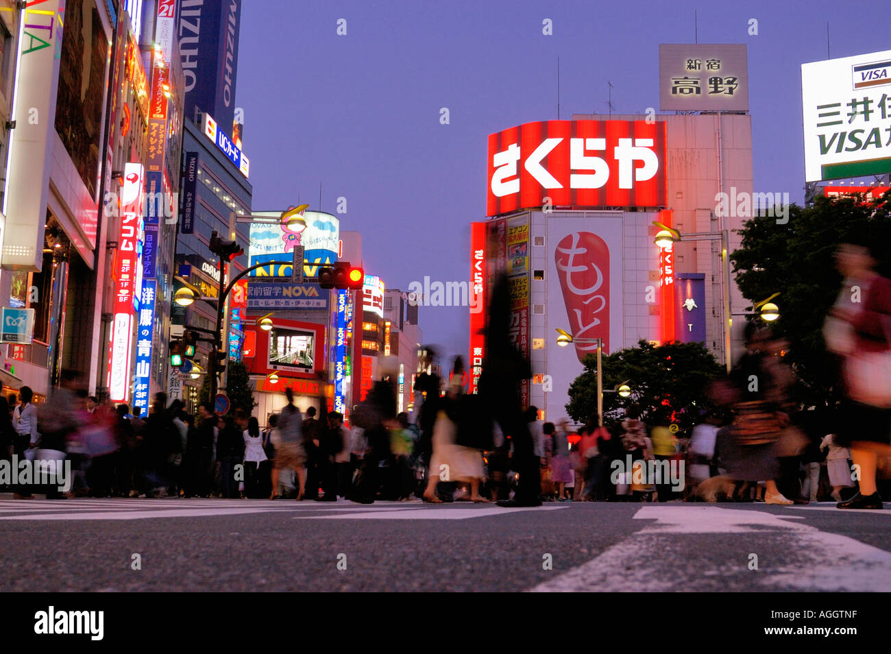 Busy pedestrian street shinjuku hi-res stock photography and images - Alamy