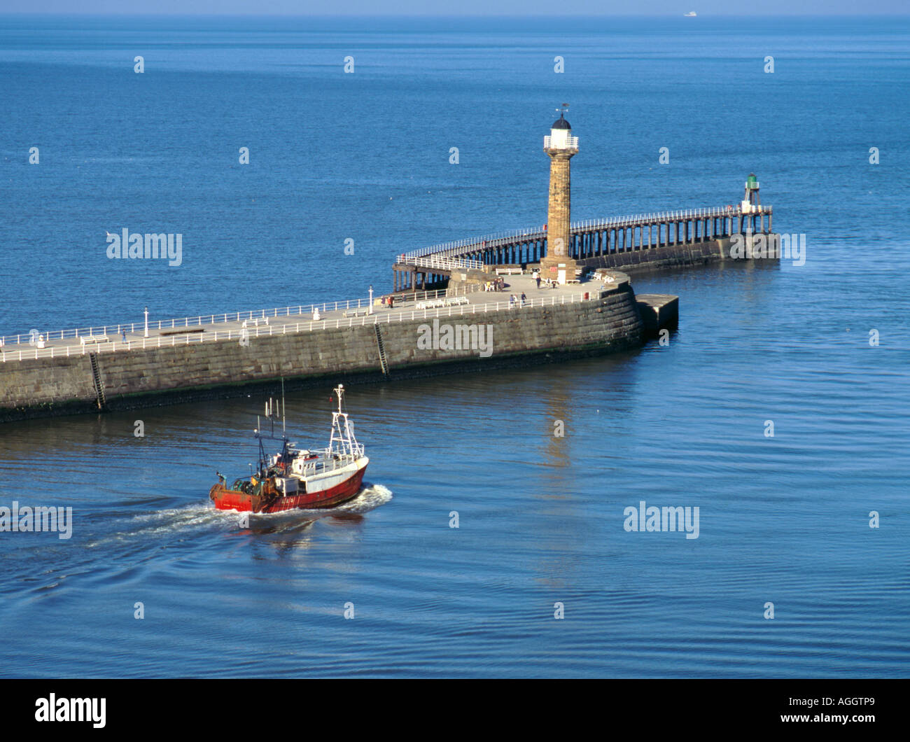 Whitby harbour stock hi-res stock photography and images - Alamy