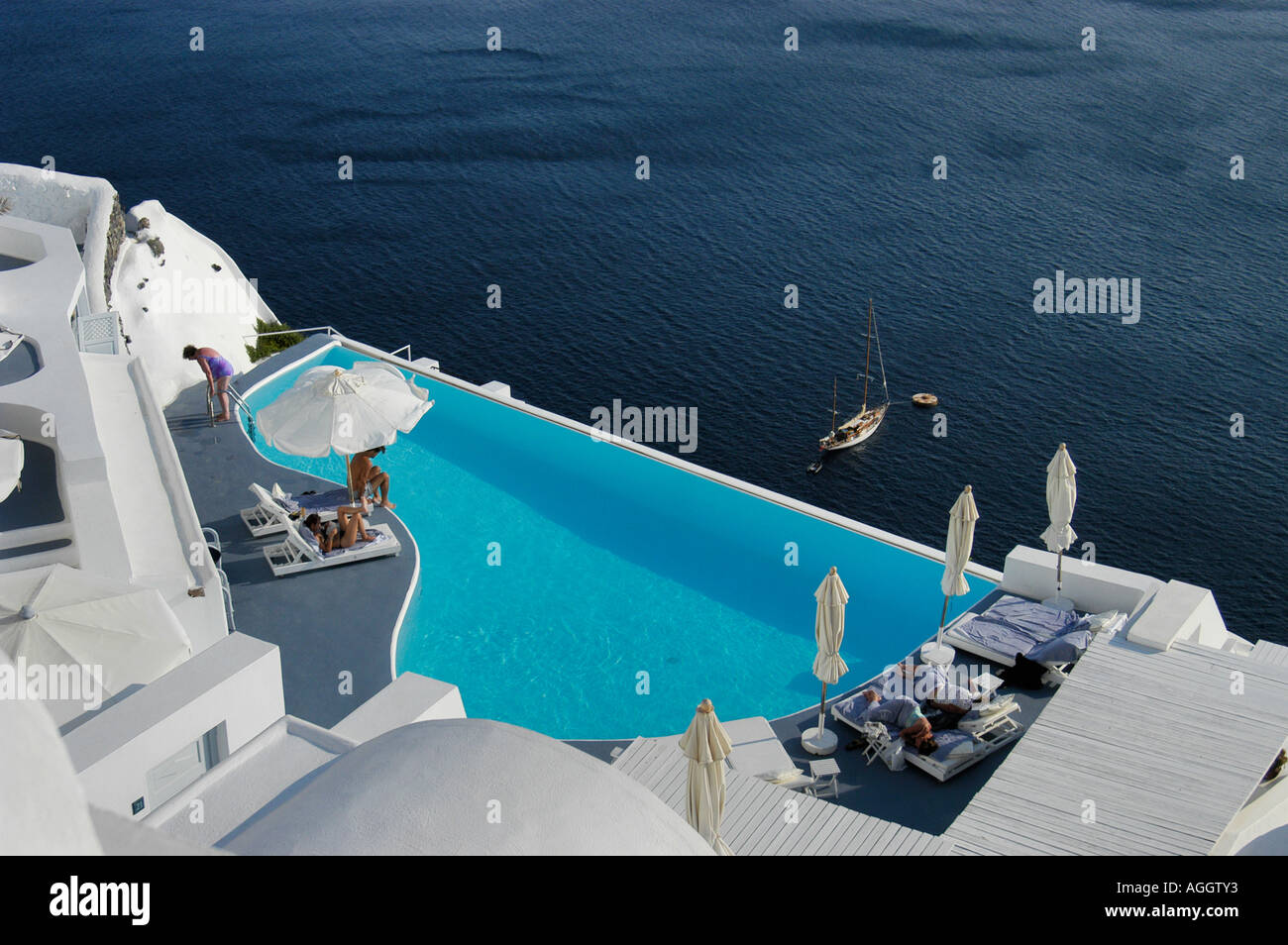 Infinity pool santorini hi-res stock photography and images - Alamy