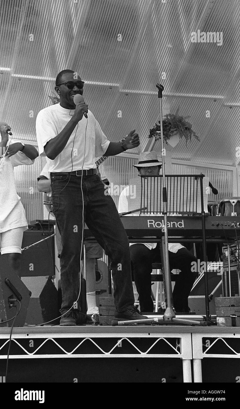 Uk female singer Black and White Stock Photos & Images - Alamy