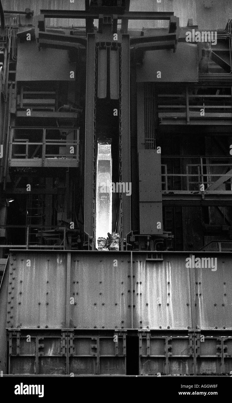 Heavy industry manufacturing Black and White Stock Photos & Images - Alamy