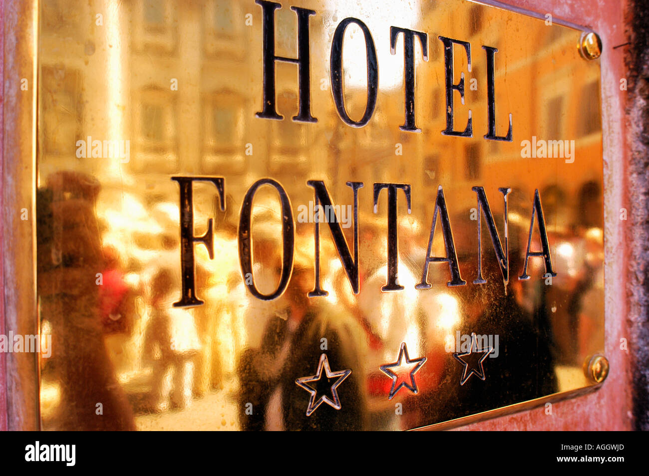 3 fontana hi-res stock photography and images - Alamy