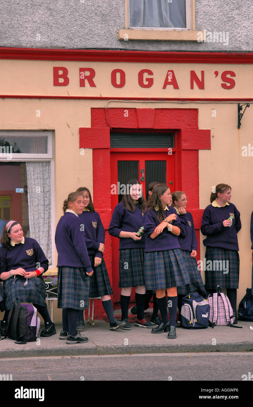 Ireland uniform girl hi-res stock photography and images - Alamy