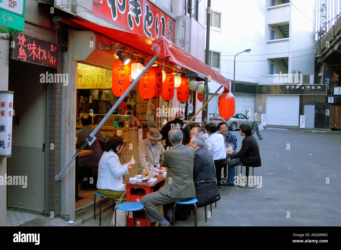 fast-food stand or restaurant on backstreet, Ginza, Tokyo, Japan Stock ...