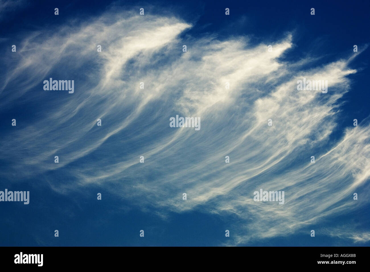 Cirrus uncinus clouds hi-res stock photography and images - Alamy
