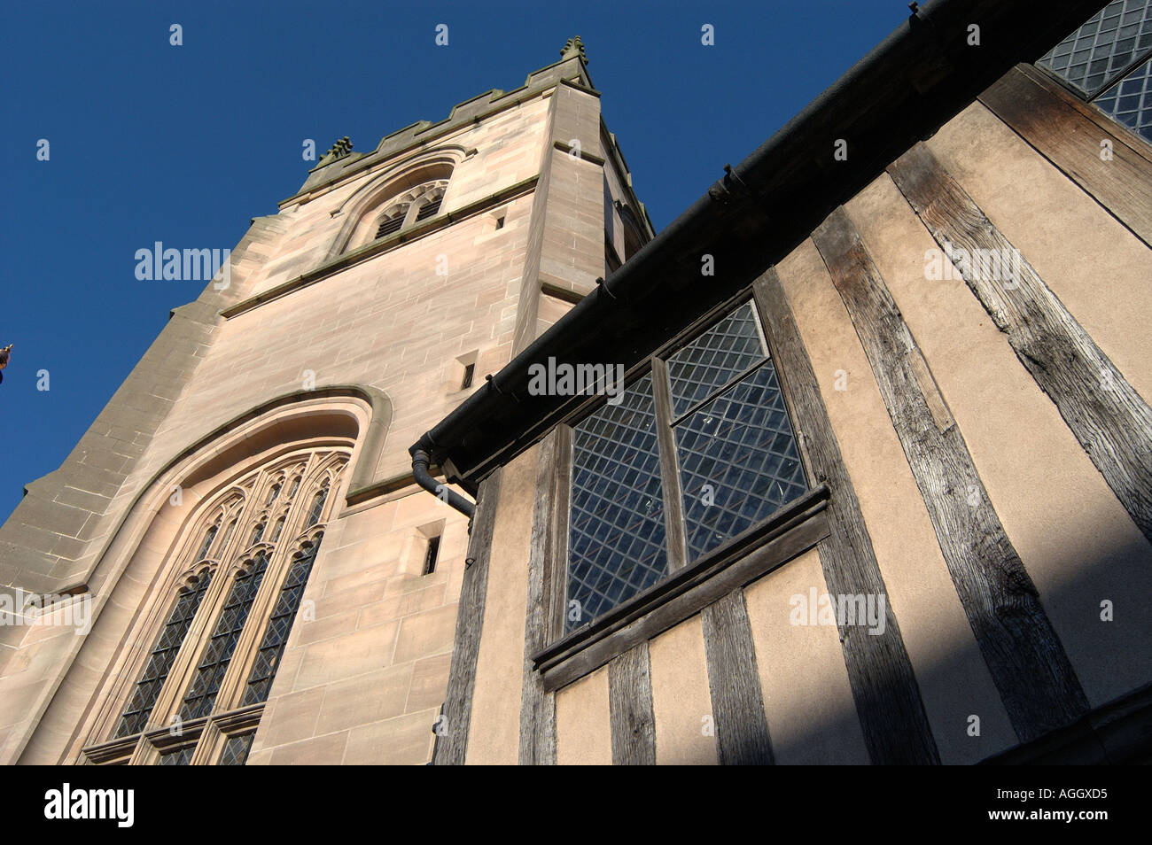 Classic tudor architecture hi-res stock photography and images - Alamy