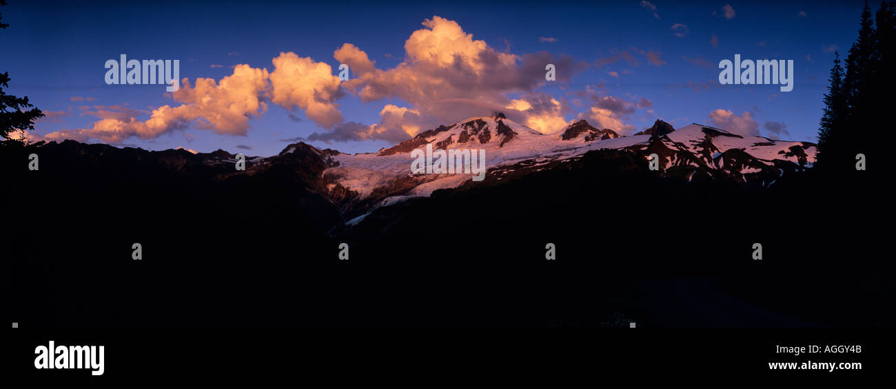 Cascade mountain ranger hi-res stock photography and images - Alamy