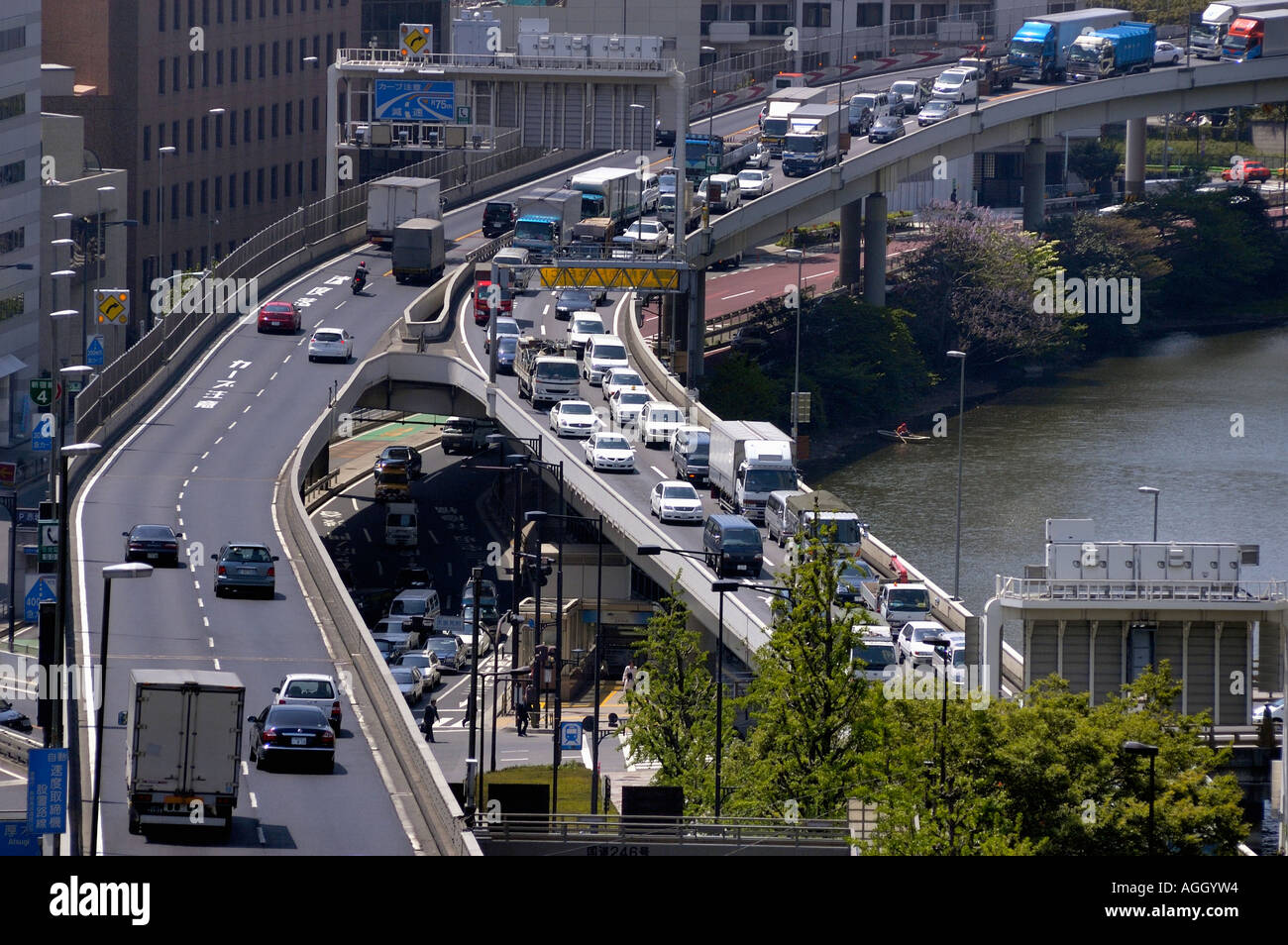 Freeway flyover tokyo japan hi-res stock photography and images - Alamy
